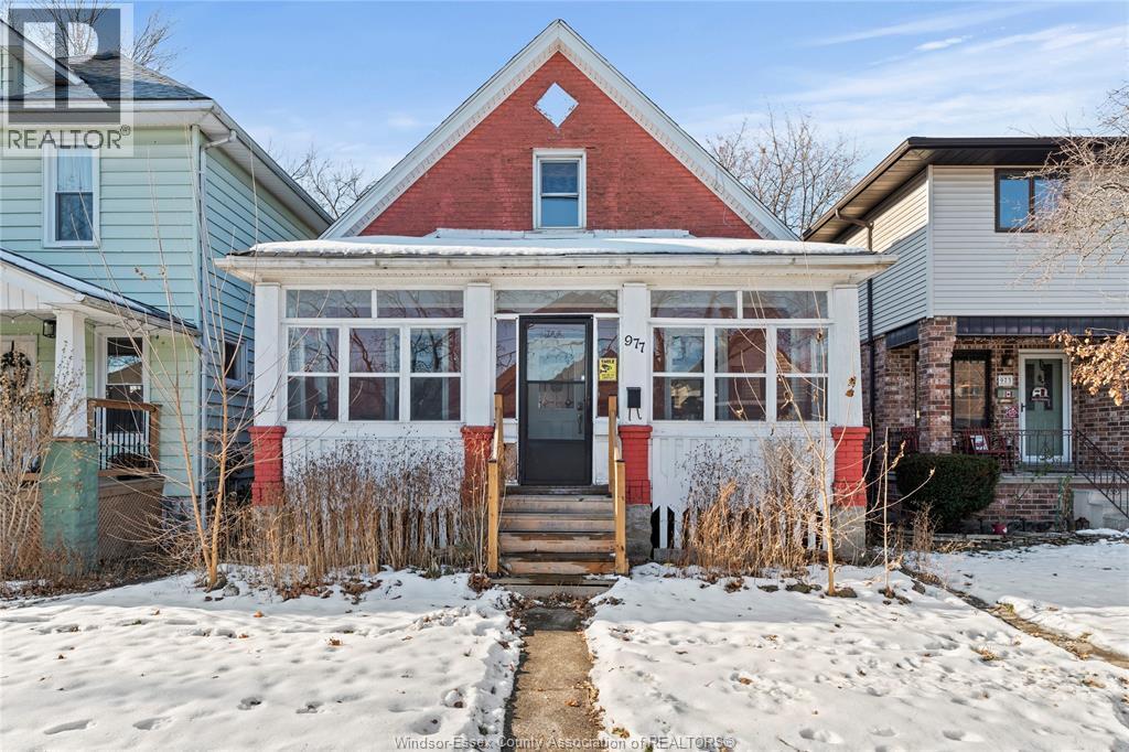 977 Gladstone Ave, Windsor, ON N9A 2R5 - Maison à Louer à Windsor, ON ...