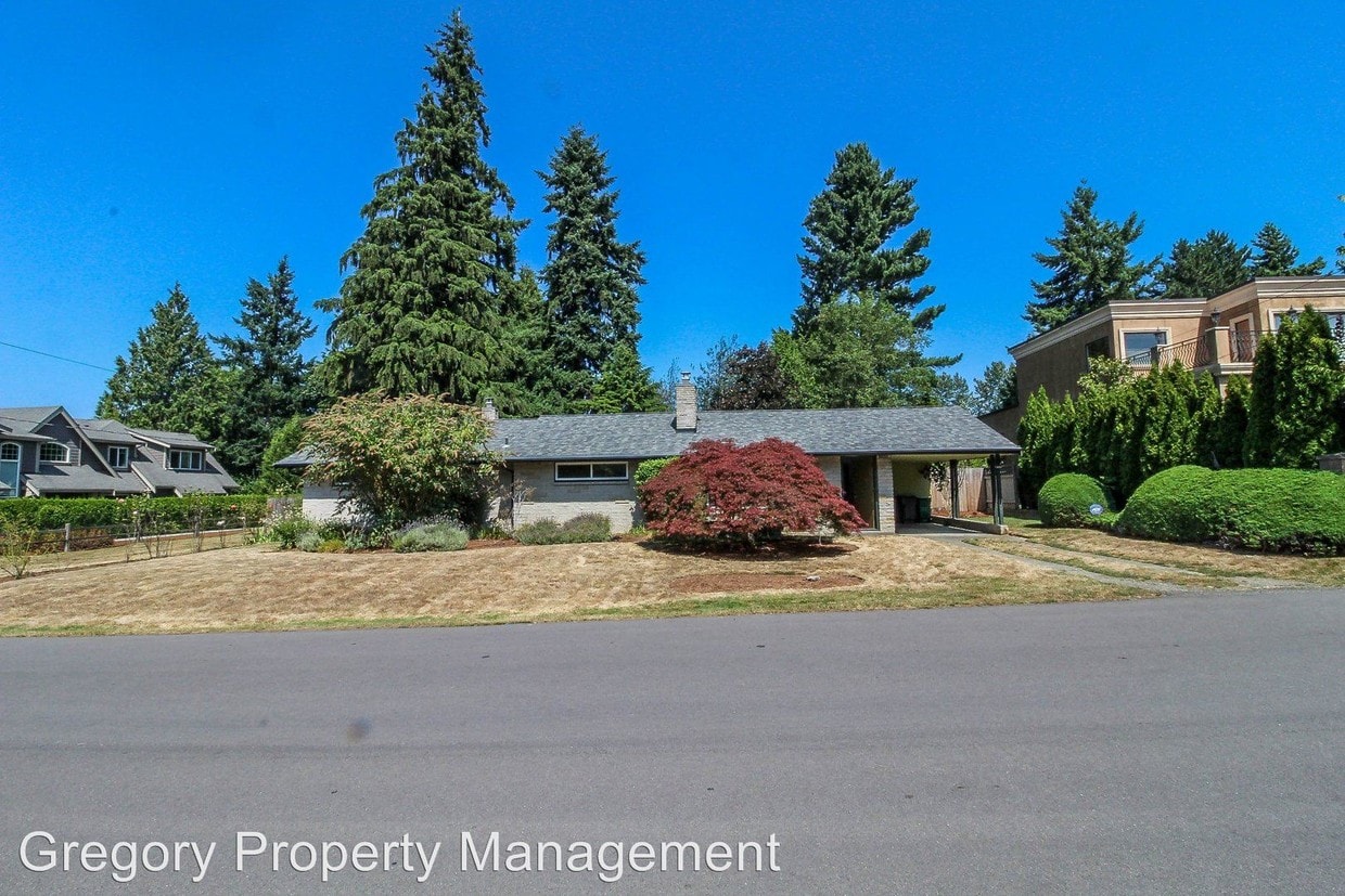 666 17th Ave W, Kirkland, WA 98033 - House Rental in Kirkland, WA | Apartments.com