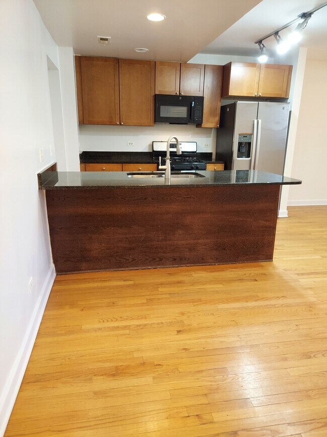 6856 S Oglesby Ave, Chicago, IL 60649 - House Rental in Chicago, IL ...