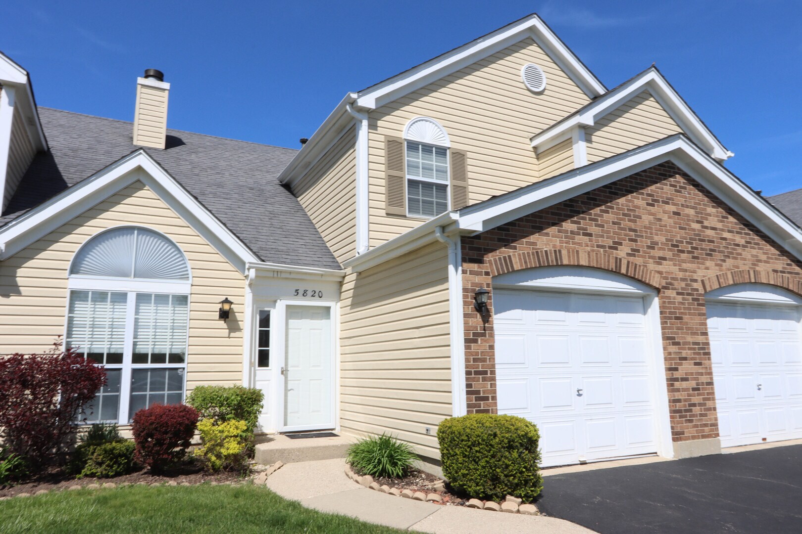 5820 Delaware Ave, Gurnee, IL 60031 - Townhome Rentals in Gurnee IL ...