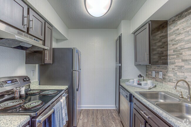 Cambridge Place Apartments - 10901 Meadowglen Ln Houston, TX ...