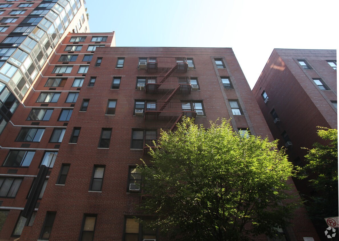 205 W 95th St, New York, NY 10025 Apartments - New York, NY ...