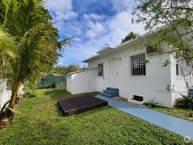 Pinewood Park North Apartments for Rent with a Garage - Miami, FL - 18 ...