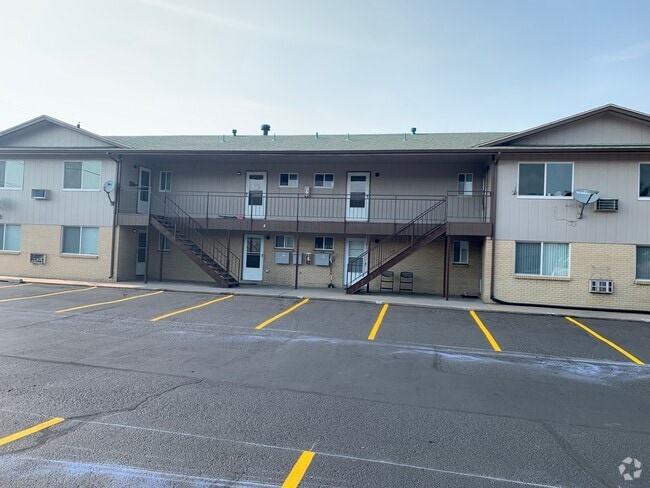 Ruby Hill Apartments for Rent with a Walk-In Closet - Denver, CO ...