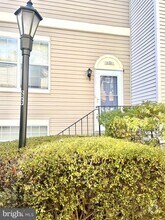 Burkeshire Commons Apartments for Rent with High Ceilings - Burke, VA ...