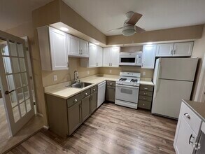 Caswell Cove Apartments for Rent with a Swimming Pool - Milford, CT - 2 ...
