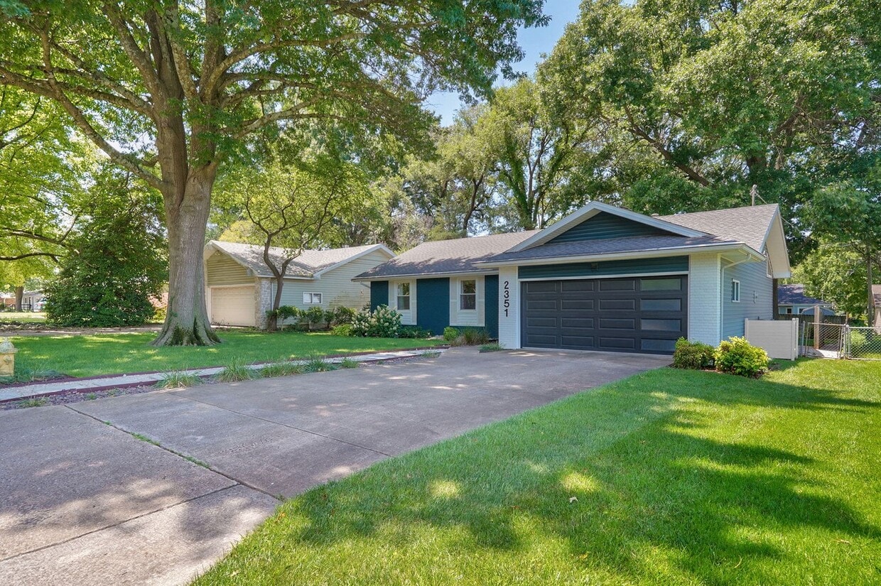 2351 S Rogers Ave, Springfield, MO 65804 - House Rental in Springfield ...