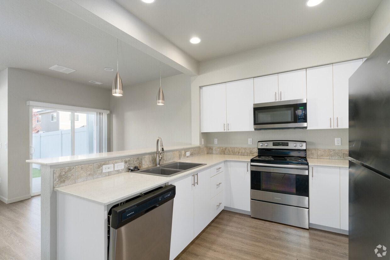 Avery Estates Townhomes - 25 E Maryanna Ln Hayden, ID 83835 ...