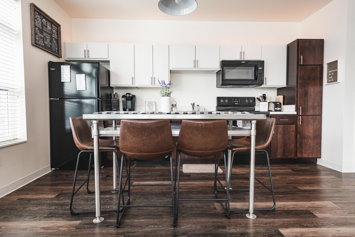 Ruxton Apartments - 85 S Oak St Platteville, WI 53818 | Apartments.com
