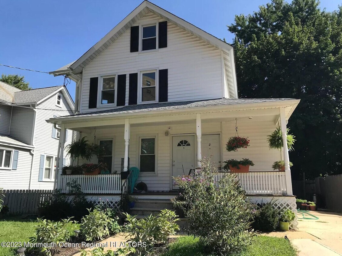 417 Atlantic St, Keyport, NJ 07735 - Townhome Rentals in Keyport NJ ...