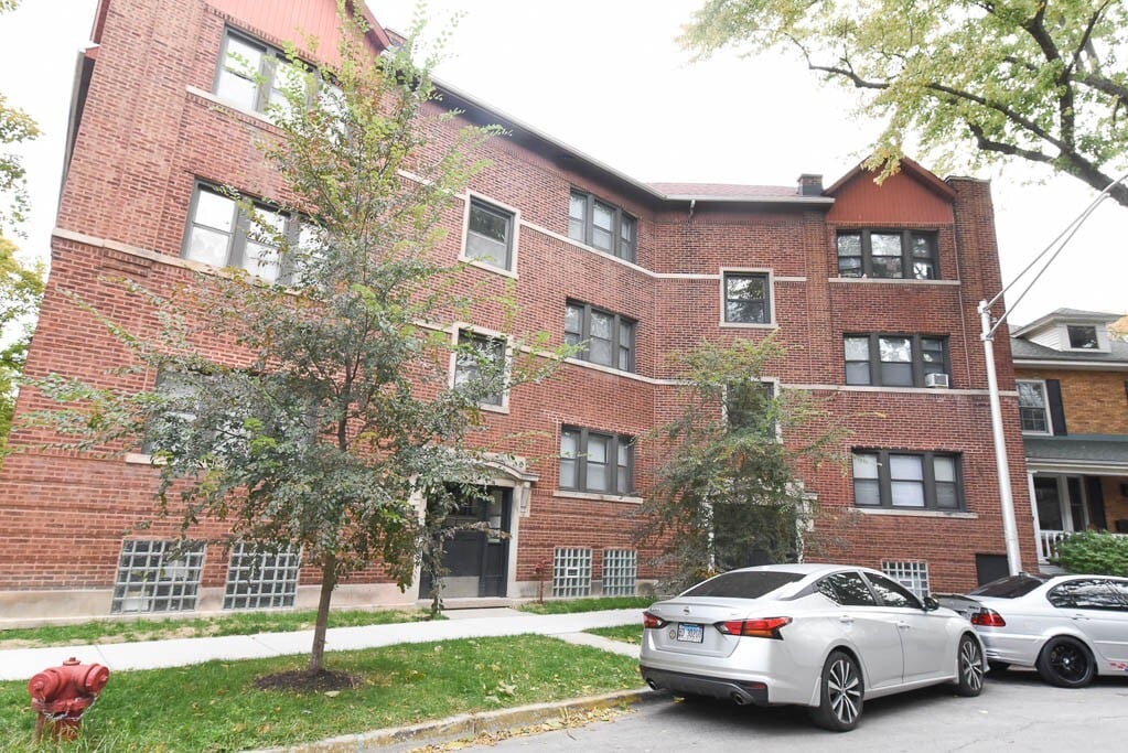 321 N Clark St Unit 4, Chicago, IL 60654 - Condo for Rent in Chicago ...
