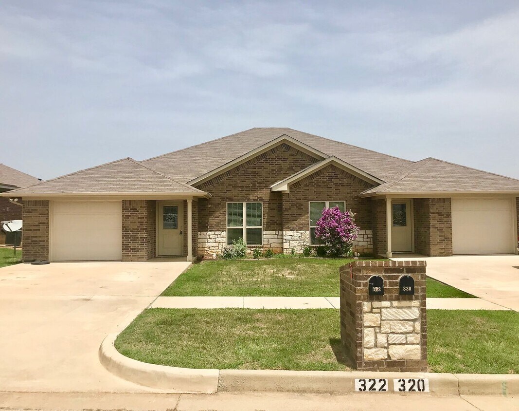 322 Princess, Tyler, TX 75704 - House Rental in Tyler, TX | Apartments.com