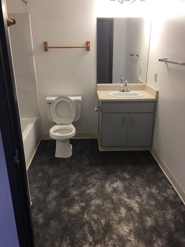 Commodore Regency Apartments Rentals - Los Angeles, CA | Apartments.com