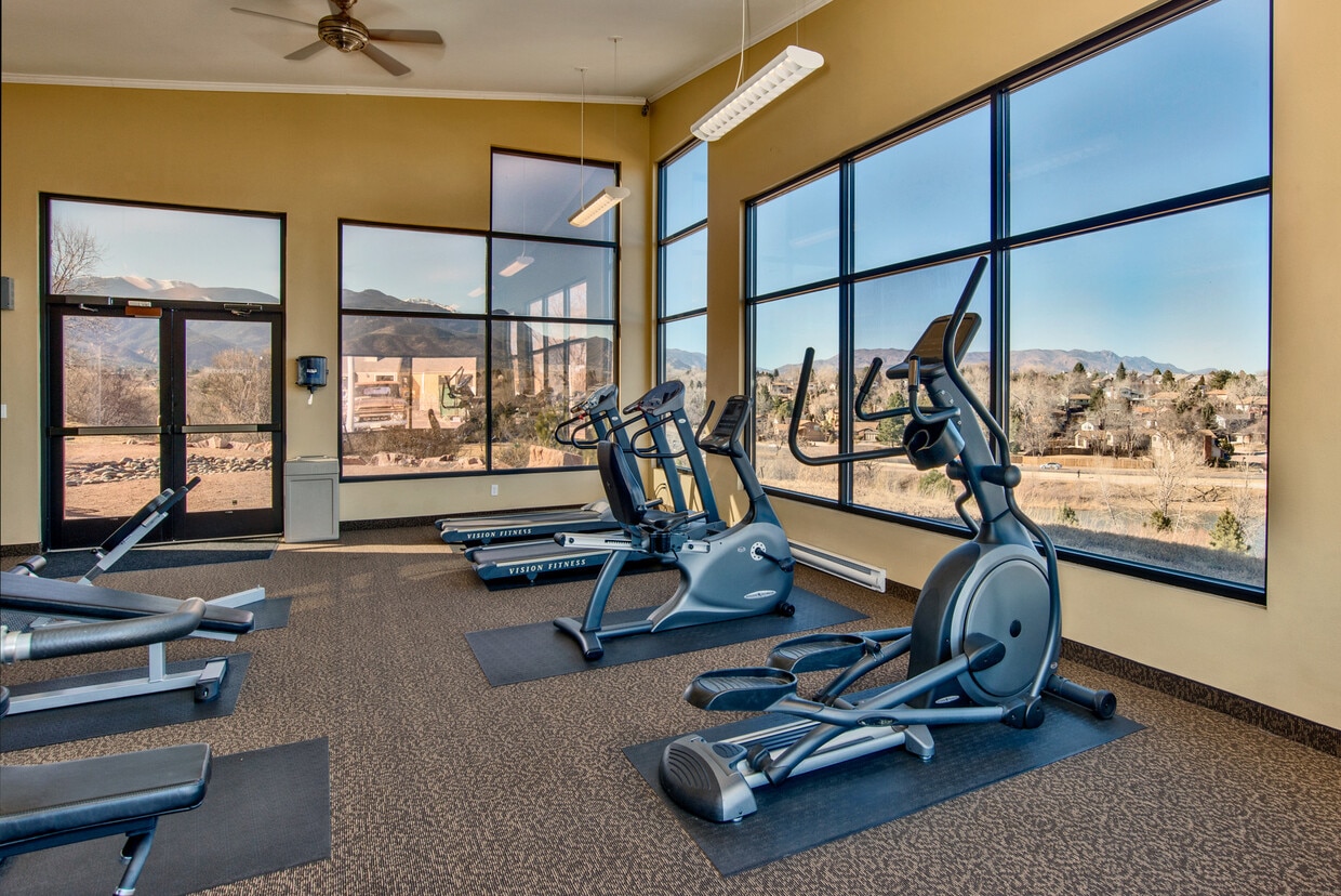 Bonterra Lakeside Apartments - 890 Quail Lake Cir Colorado Springs, CO ...