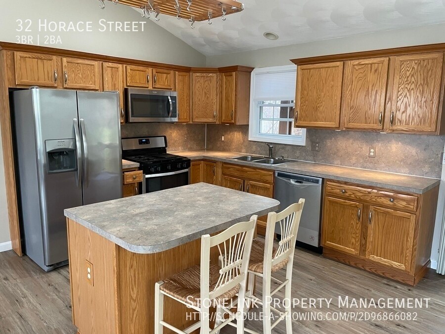 32 Horace St, Providence, RI 02909 - House Rental in Providence, RI ...