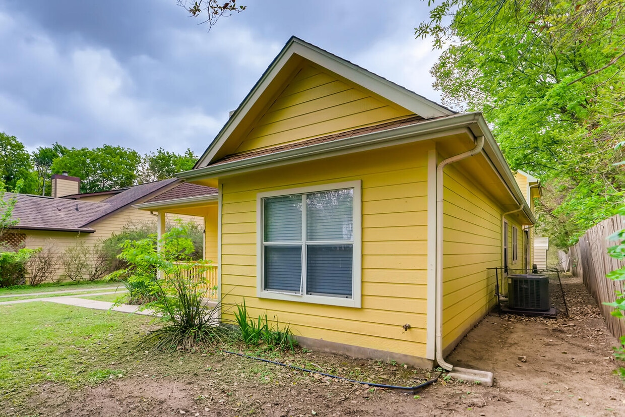 2113 Thrasher Ln, Austin, TX 78741 - House Rental in Austin, TX ...