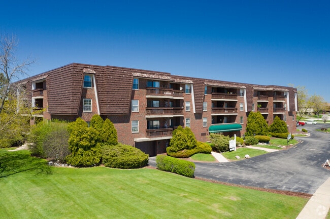 Bayside Village Apartments Apartments - Bayside, WI | Apartments.com