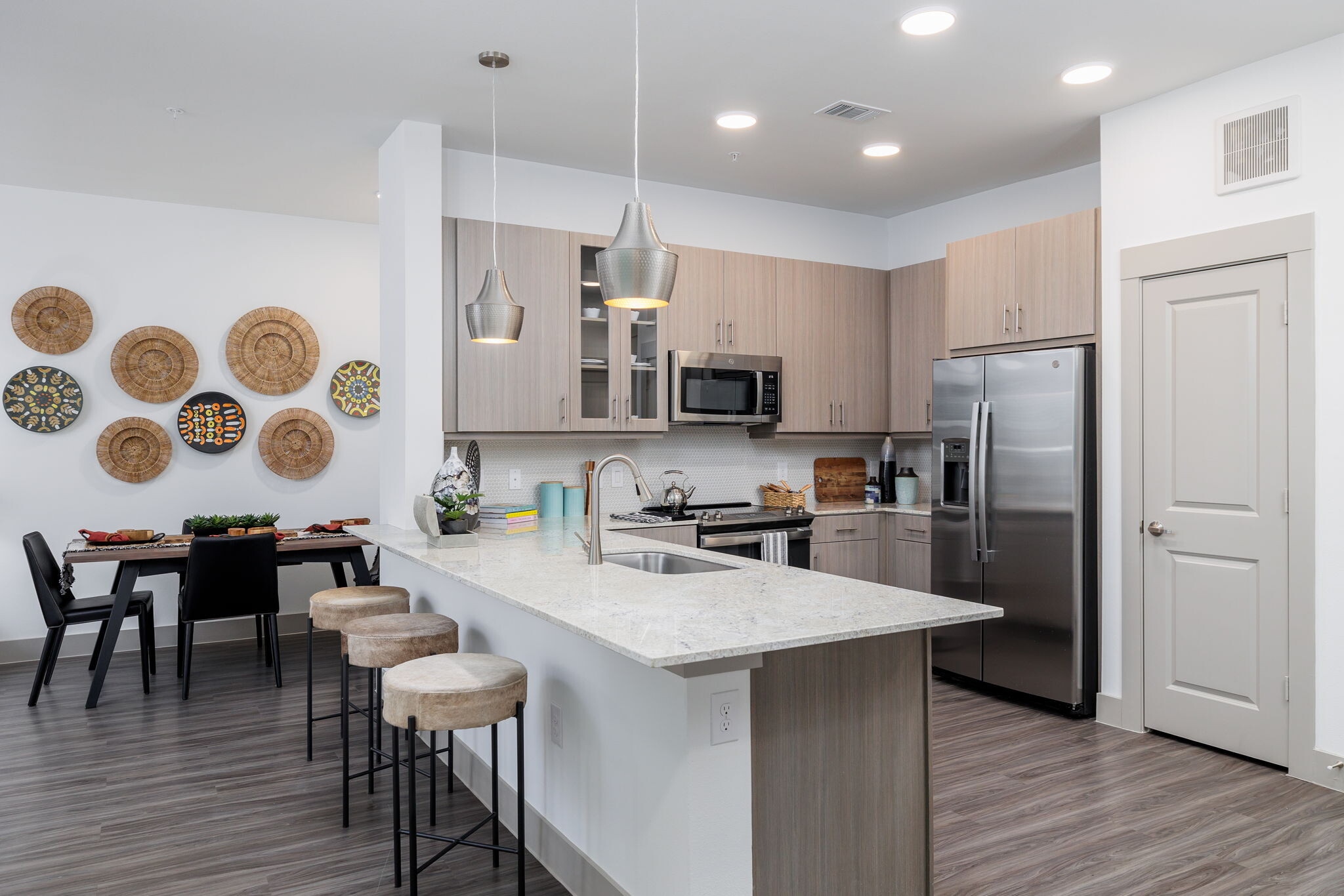 Alexan Riverside - 1400 Royal Crest Dr Austin, TX 78741 | Apartments.com