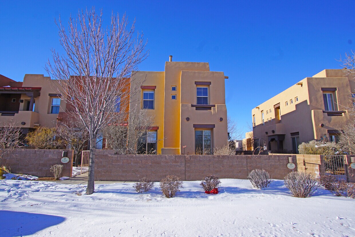 10 Emory Pass, Santa Fe, NM 87508 - House Rental in Santa Fe, NM ...