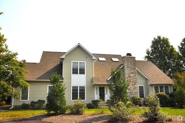 Blue Bell Country Club Apartments for Rent with Hardwood Floors - Blue ...