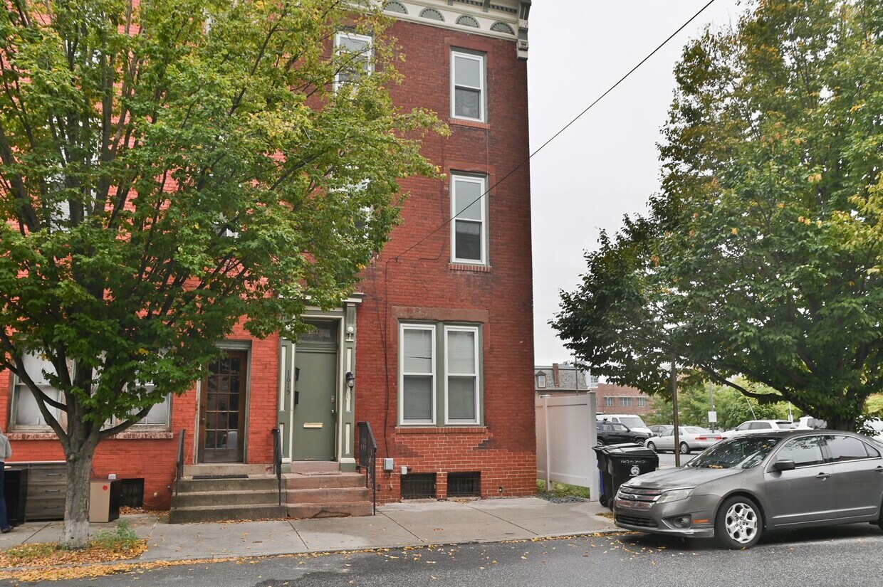1615 N 3rd St Unit 2, Harrisburg, PA 17102 - Room for Rent in ...