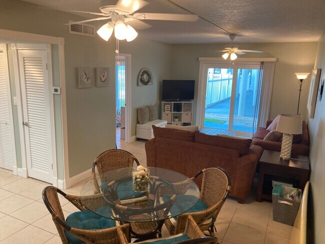 Cheap Cocoa Ocean Beach Studio Apartments for Rent - Cocoa Beach, FL ...