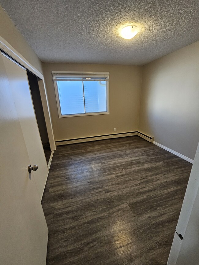 11640 124 St NW, Edmonton, AB T5M 0K7 Apartments - 11640 124 St NW ...