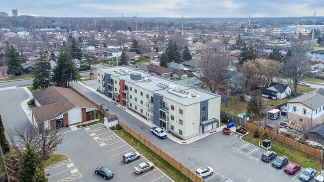 6479 Montrose Rd, Niagara Falls, ON L2H 1M1 Apartments - 6479 Montrose ...