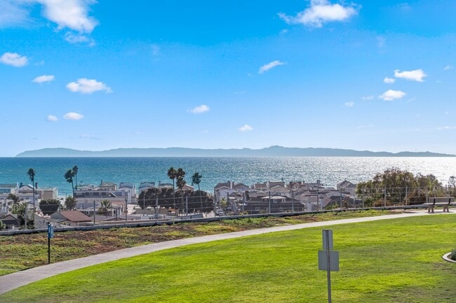 Balboa Coves Apartments for Rent - Newport Beach, CA - Updated Today ...