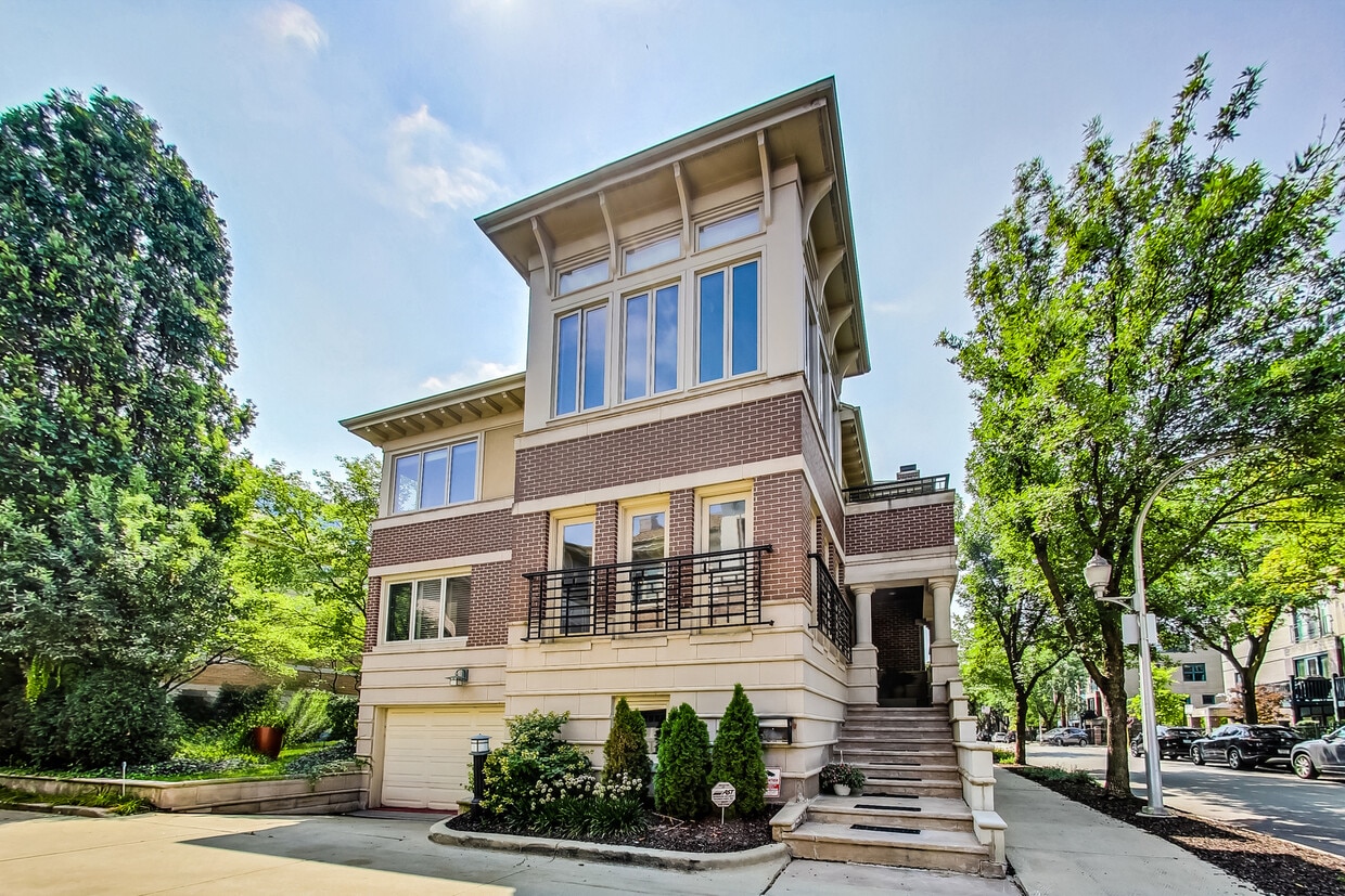 1345 S Federal St, Chicago, IL 60605 - House Rental in Chicago, IL ...