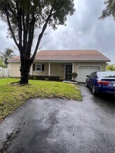 Summer Tree Apartments for Rent with a Swimming Pool - Miami, FL ...