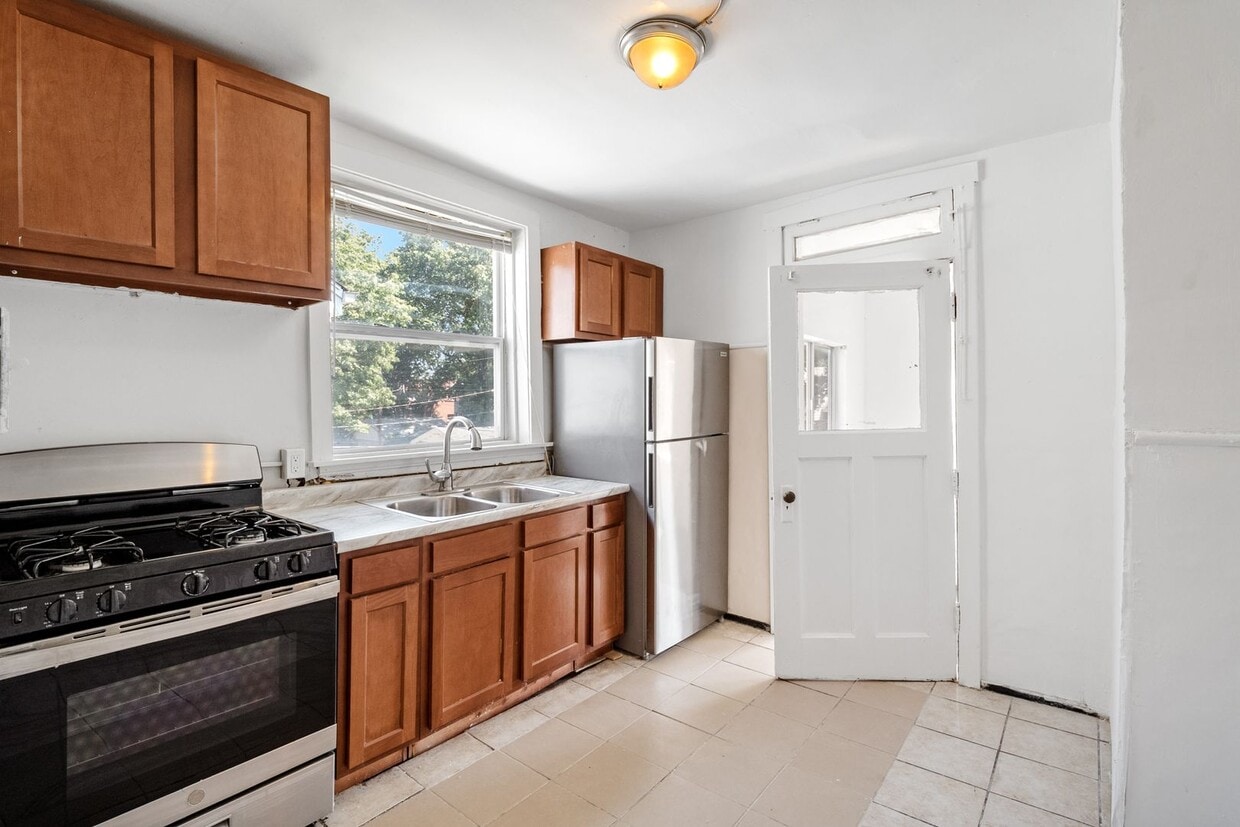 3226 Arsenal St Unit 2nd Floor, St. Louis, MO 63118 - Room for Rent in ...