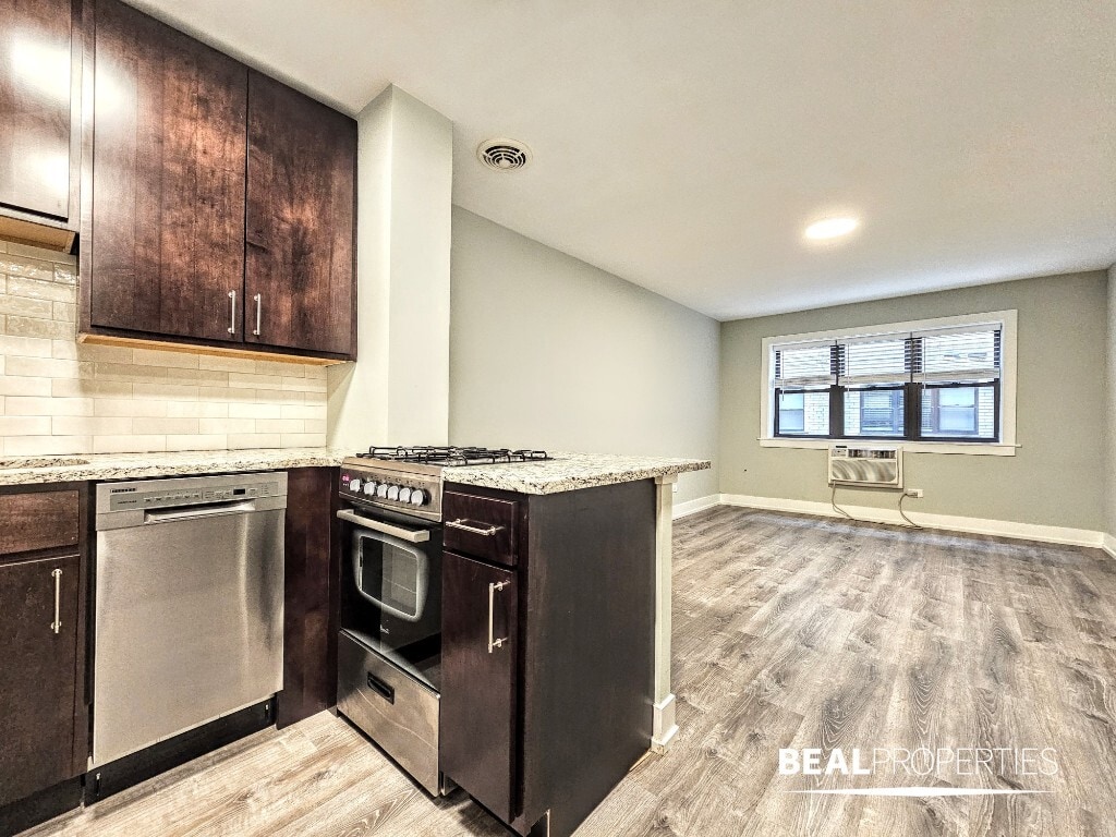460 W Barry Ave Unit 318, Chicago, IL 60657 - Condo for Rent in Chicago ...