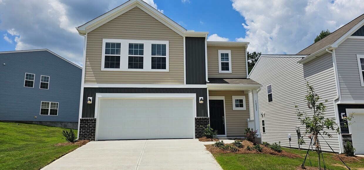 10209 Chatham Run Ln, Charlotte, NC 28262 - House Rental in Charlotte ...