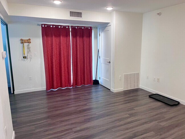 332 S Linn St Unit 310, Iowa City, IA 52240 - Condo for Rent in Iowa ...