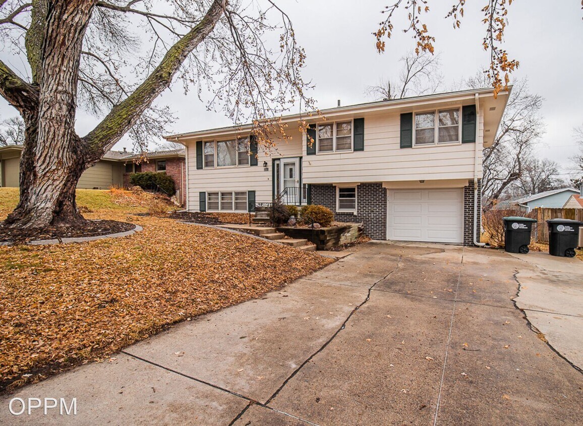 2661 N 96th St, Omaha, NE 68134 - House Rental in Omaha, NE ...