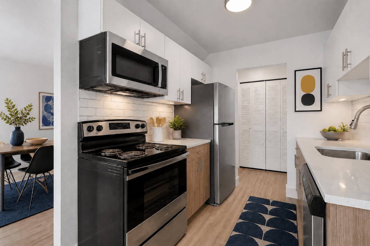 Bloomfield Square Apartments - Auburn Hills, MI - 3161 Bloomfield Ln ...