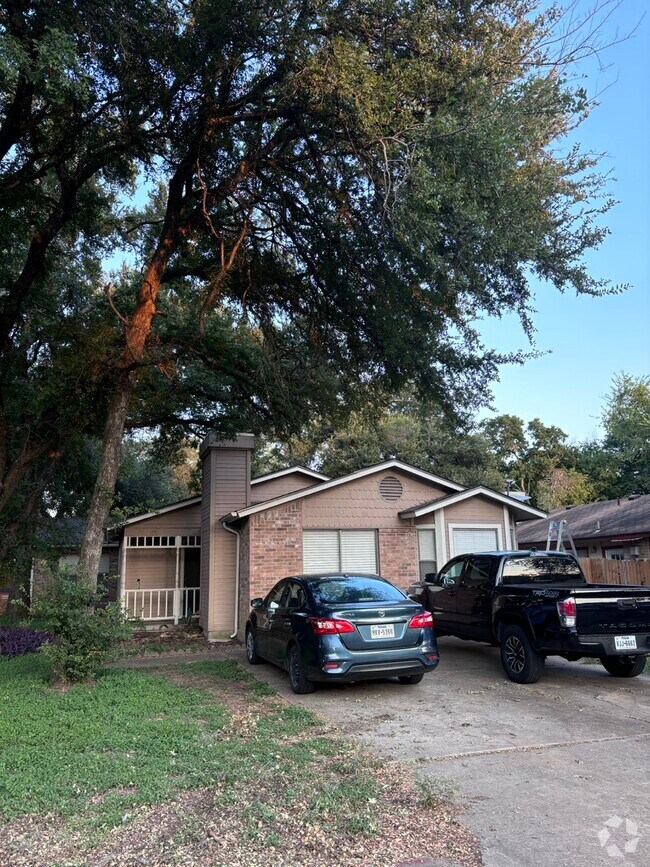 Tanglewood Forest Apartments for Rent with Extra Storage - Austin, TX ...