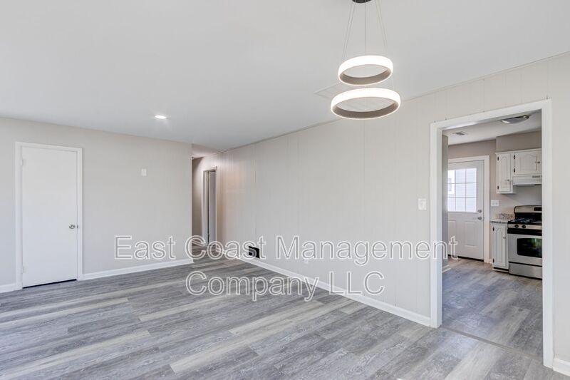 6904 Windsor Mill Rd, Lochearn, MD 21207 - House Rental in Lochearn, MD ...