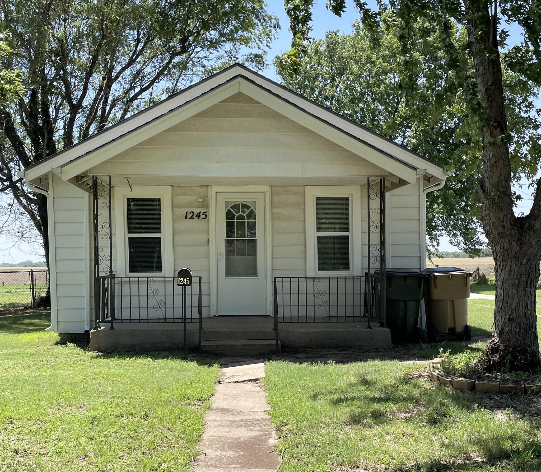 1245 N Center St, Hoisington, KS 67544 - House Rental in Hoisington, KS ...