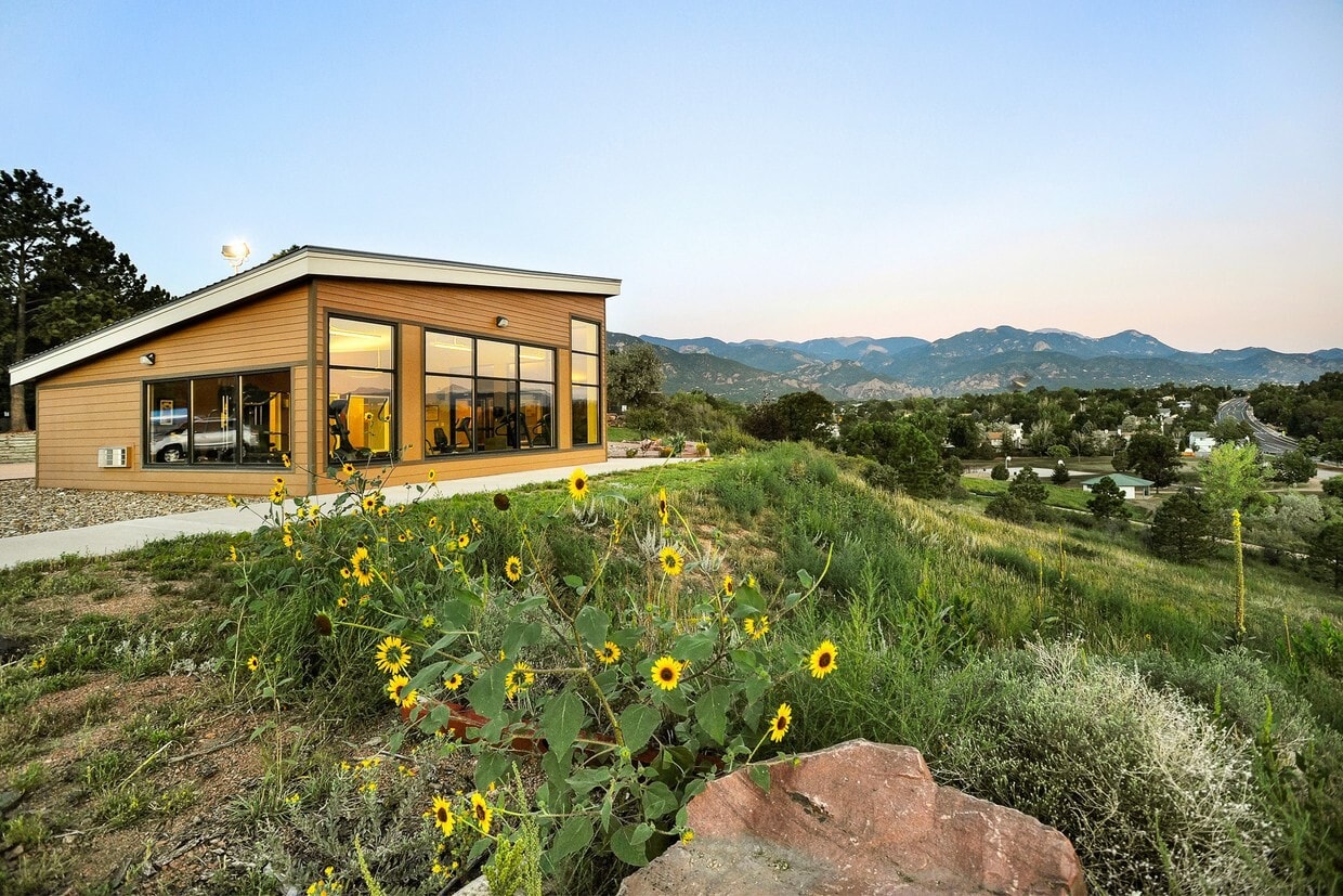 Bonterra Lakeside Apartments - 890 Quail Lake Cir Colorado Springs, CO ...