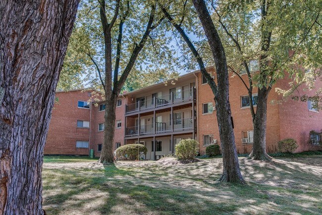 Layton Hall Apartments Apartments - Fairfax, VA | Apartments.com