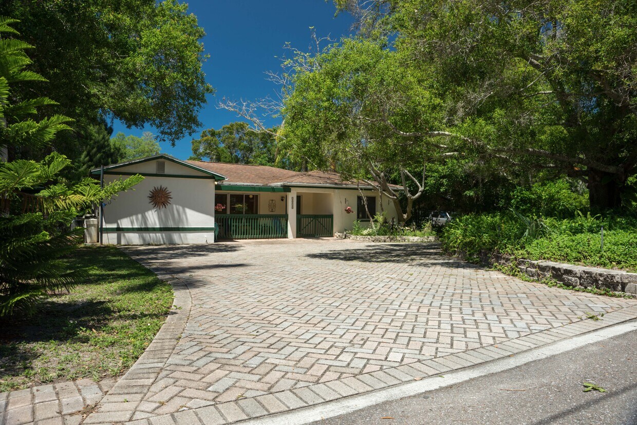 1018 Pine Brook Dr, Clearwater, FL 33755 - House Rental in Clearwater ...
