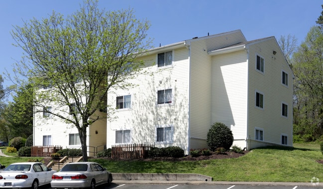 Colonial Ridge Apartments - Colonial Heights, VA | Apartments.com