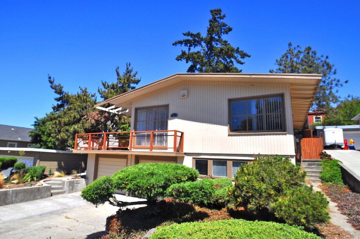 7423 Moeser Ln, El Cerrito, CA 94530 | Apartments.com