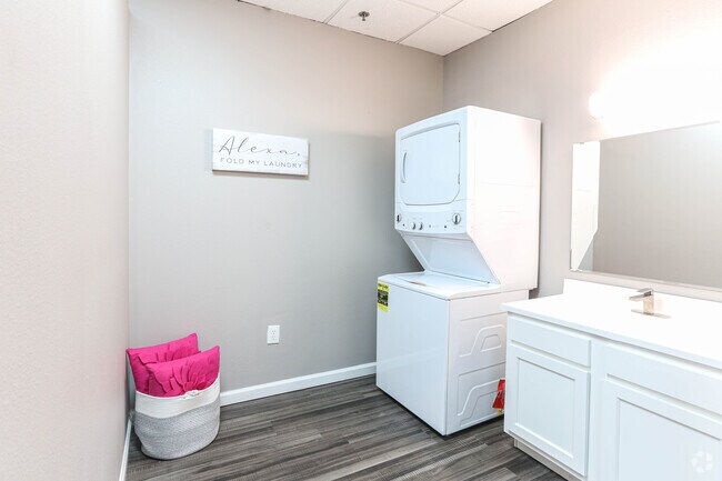 Flats on Fifth Apartments - Louisville, KY | Apartments.com