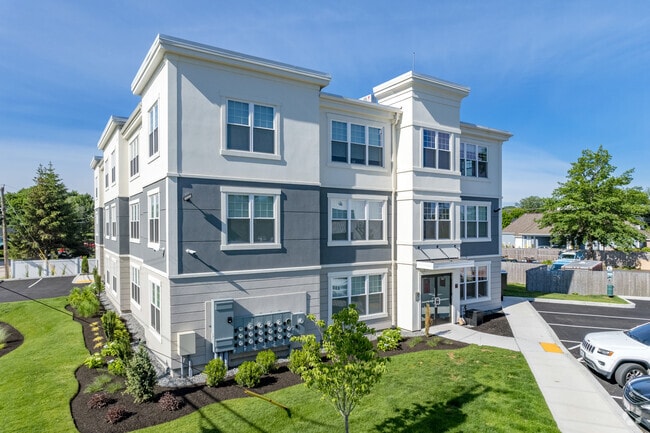 Apartments for Rent in East Providence RI with High Ceilings ...