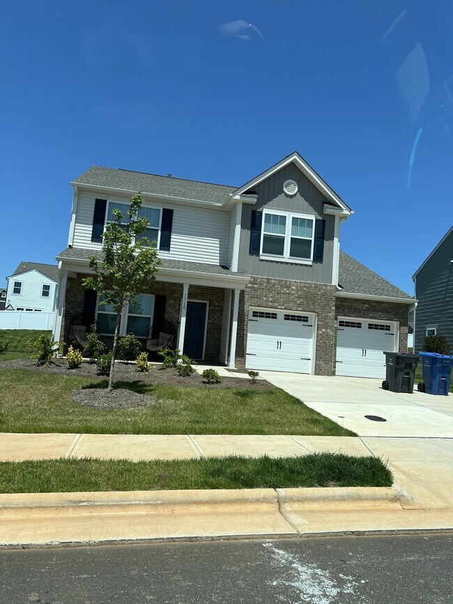 Caleb's Creek Apartments for Rent with a Walk-In Closet - Kernersville, NC - Updated Today ...