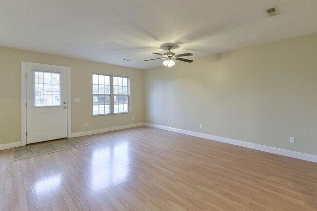 513 Madeleine Ct Unit 513MA, Mountain Grove, MO 65711 - Room for Rent ...