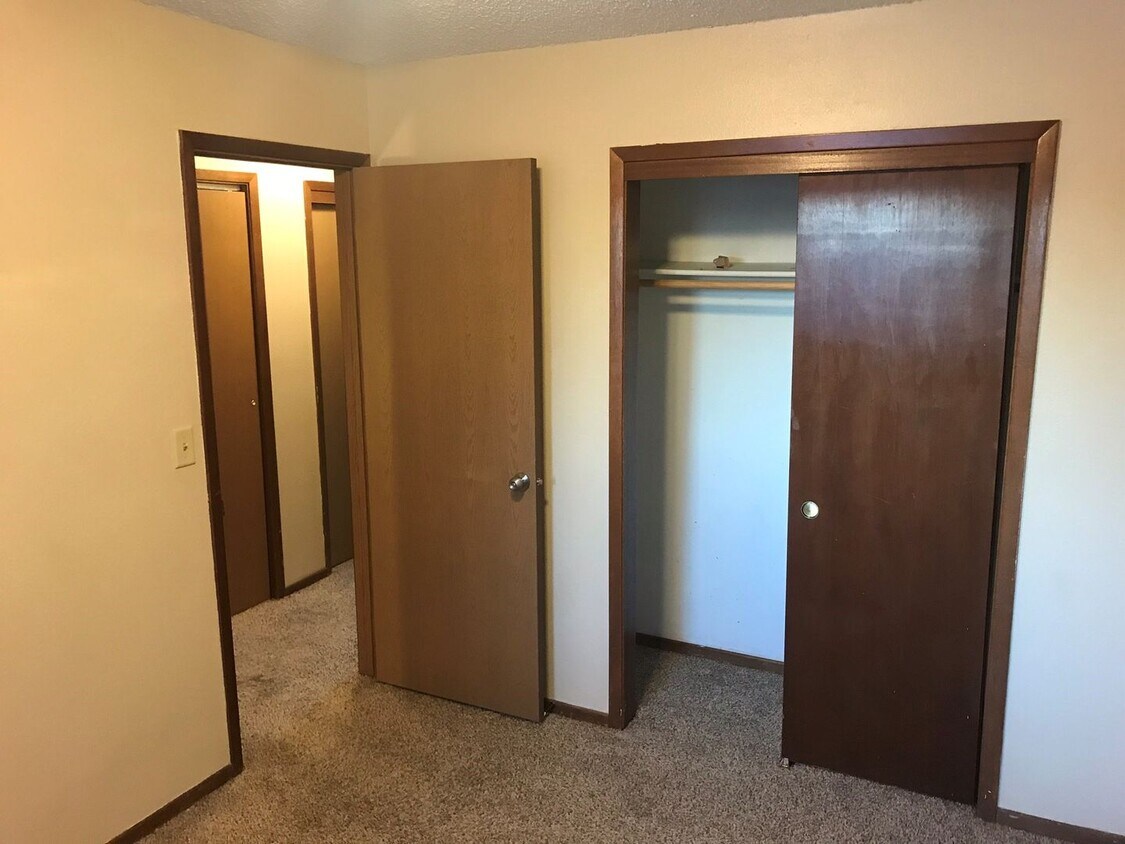 3222 Lincoln Way Unit #5, Ames, IA 50014 - Room for Rent in Ames, IA ...